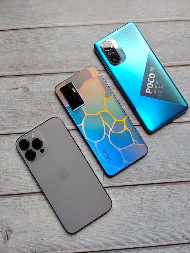 Android Vs iPhone: Which One To Buy? - SM Cyberzone