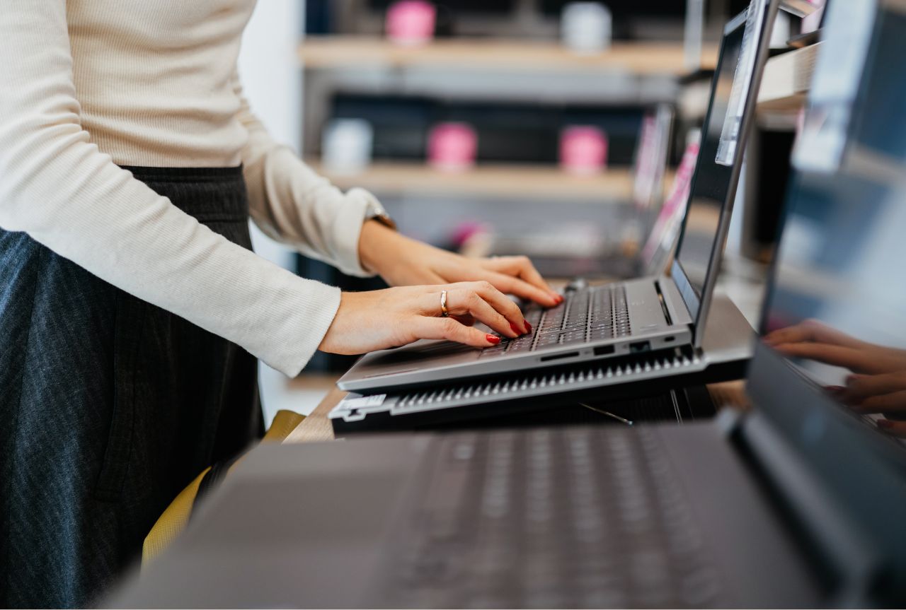 Online vs. In-Store Shopping: Where to Shop Better - SM Cyberzone